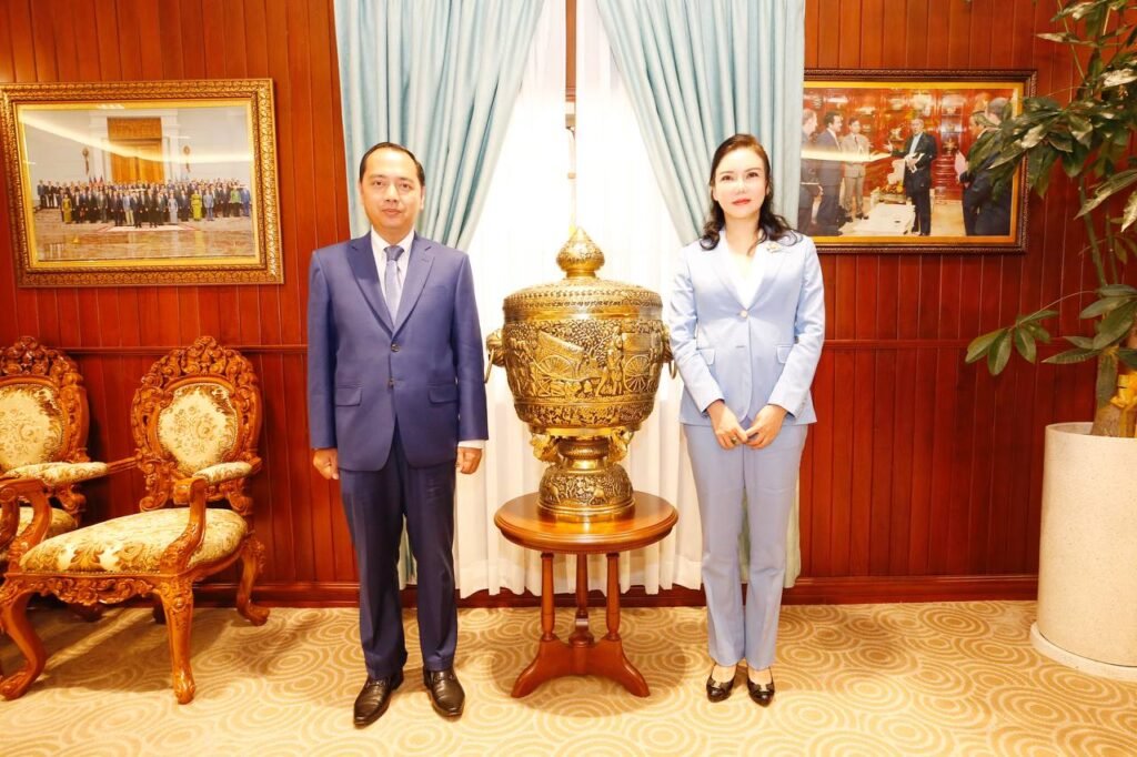 ឯកឧត្តម នេត្រ ភក្ត្រា រដ្ឋមន្ត្រីក្រសួងព័ត៌មាន អនុញ្ញាតឱ្យលោកស្រី Diana ...